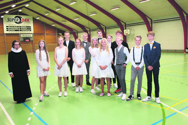 Flot konfirmation i Grænsehallerne i Kruså - Gråsten Avis