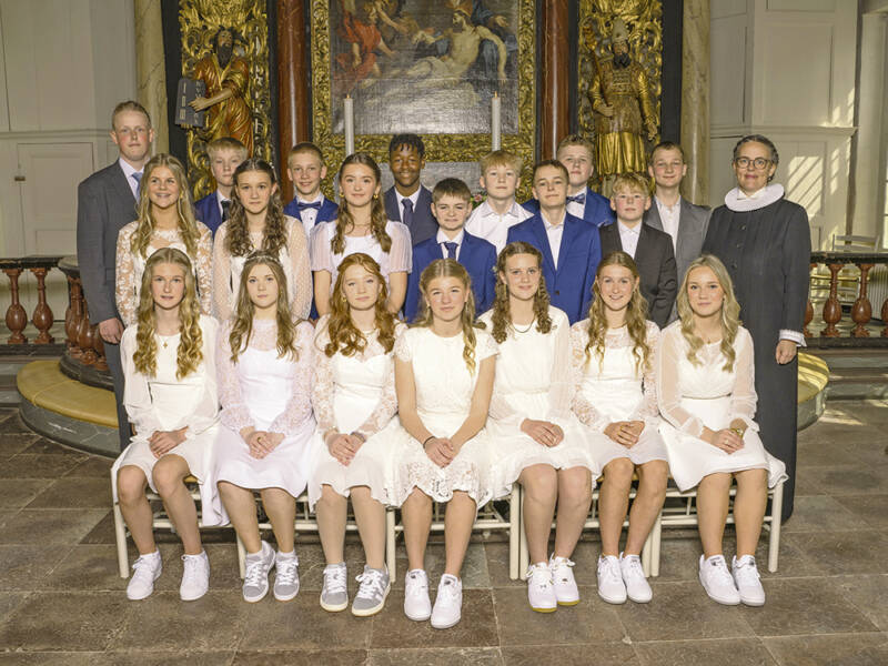 Stor dag for konfirmander i Gråsten - Gråsten Avis