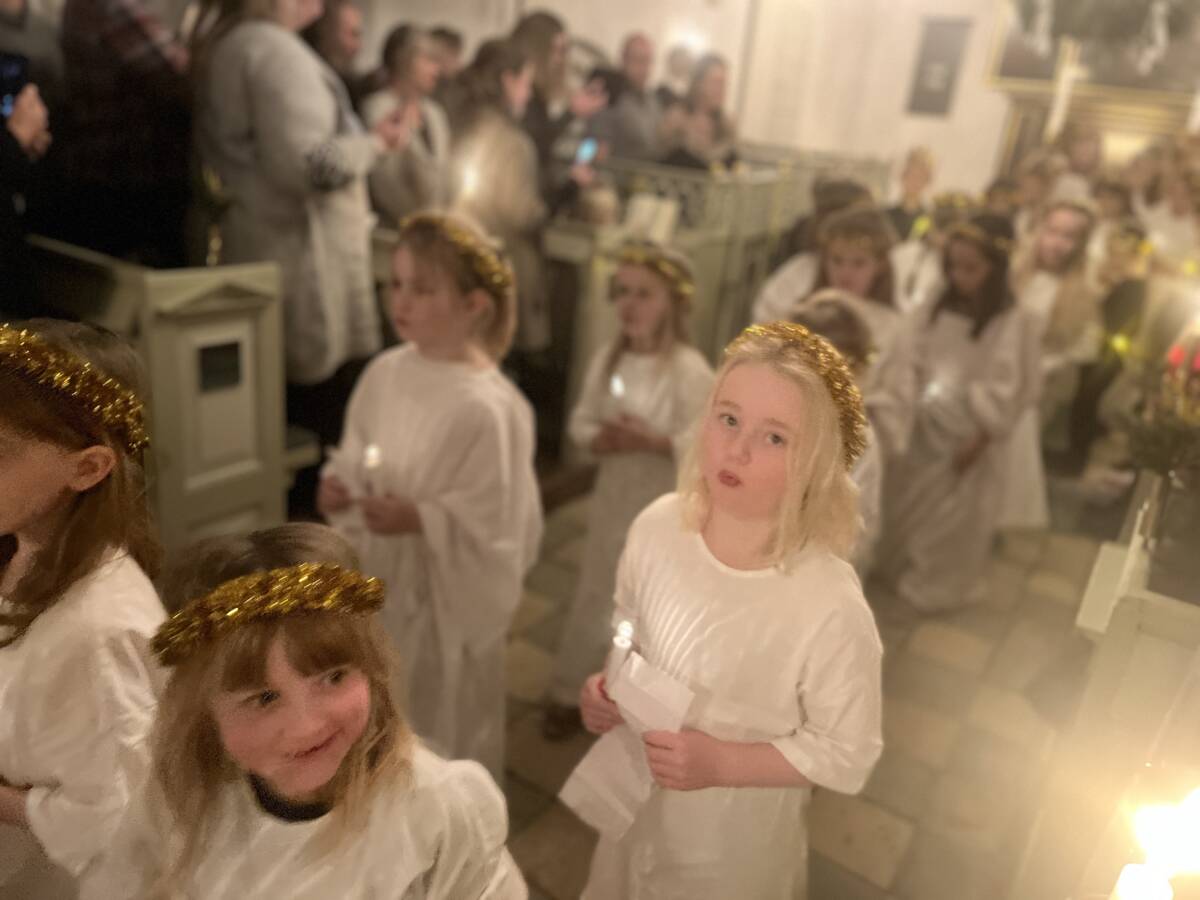 Flot Lucia-optog lyste op i Kværs Kirke - Gråsten Avis