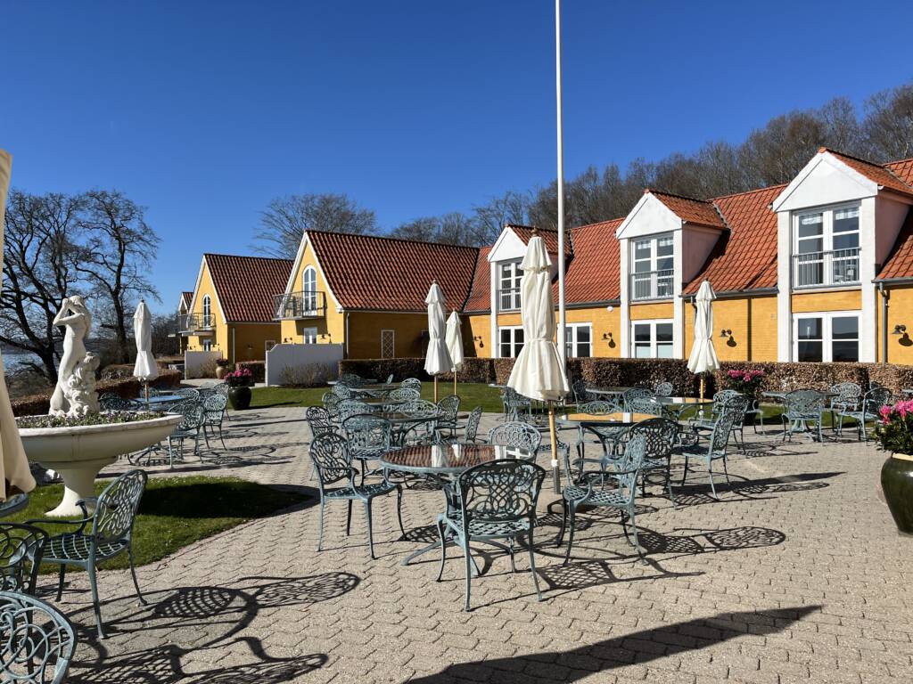 Billede 2 Fakkelgårdens terrasse - Gråsten Avis