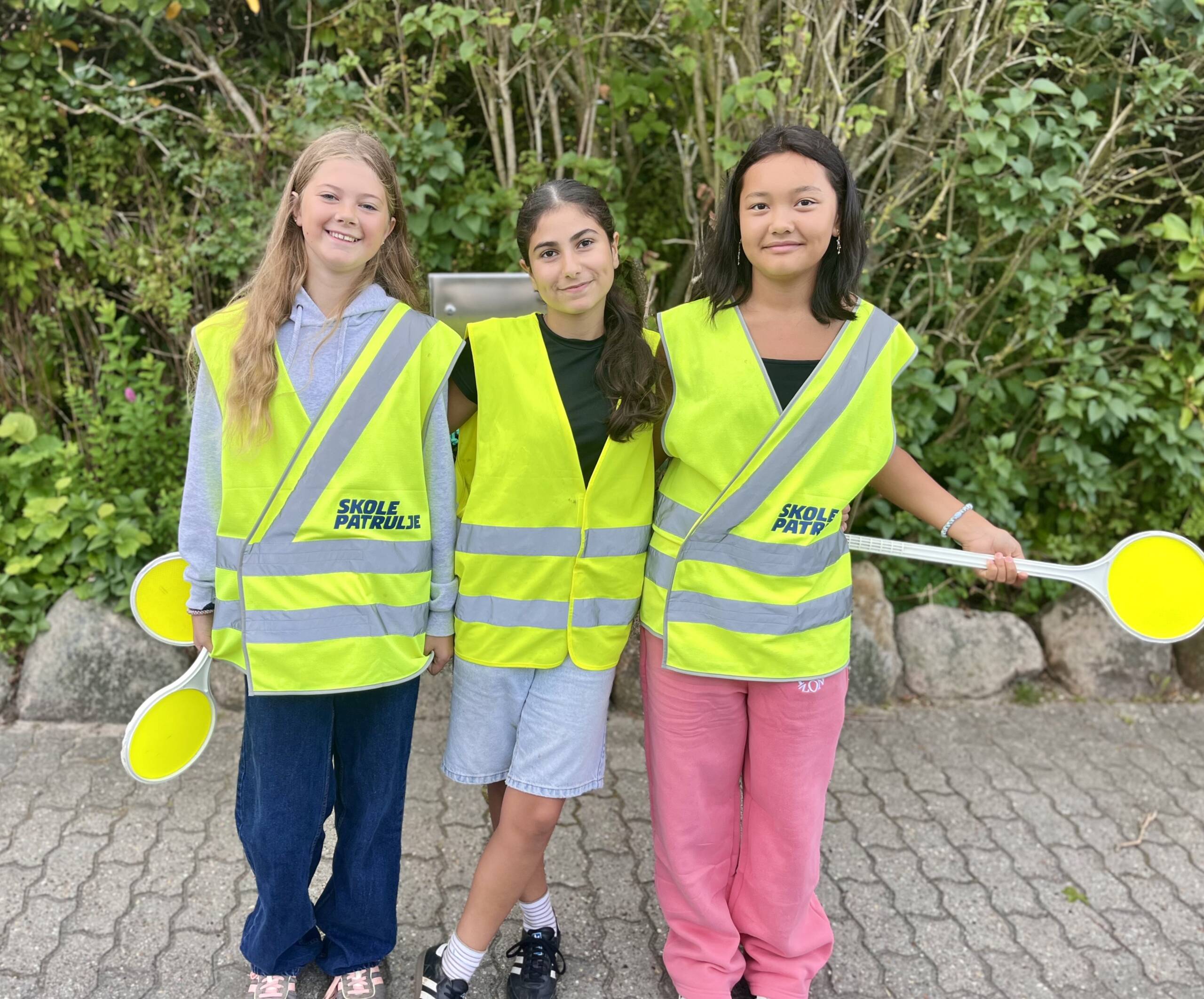 6. klasse holder styr på trafikken ved Rinkenæs Skole - Gråsten Avis